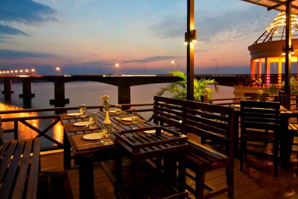 Top 10 Bars & Restaurants in Pakse - Laos Tours