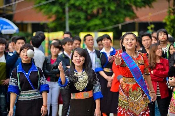 Hmong New Year in Laos - Laos Tours